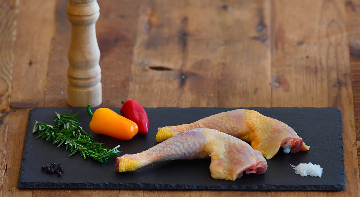 Free-Range Janzé Chicken Legs (2 pcs) – Mesklenn